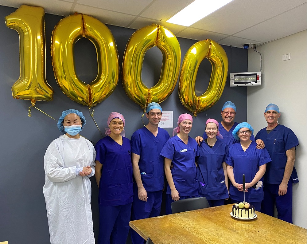 Lake Macquarie surgeon celebrates 1,000 robotics cases | Newcastle Weekly