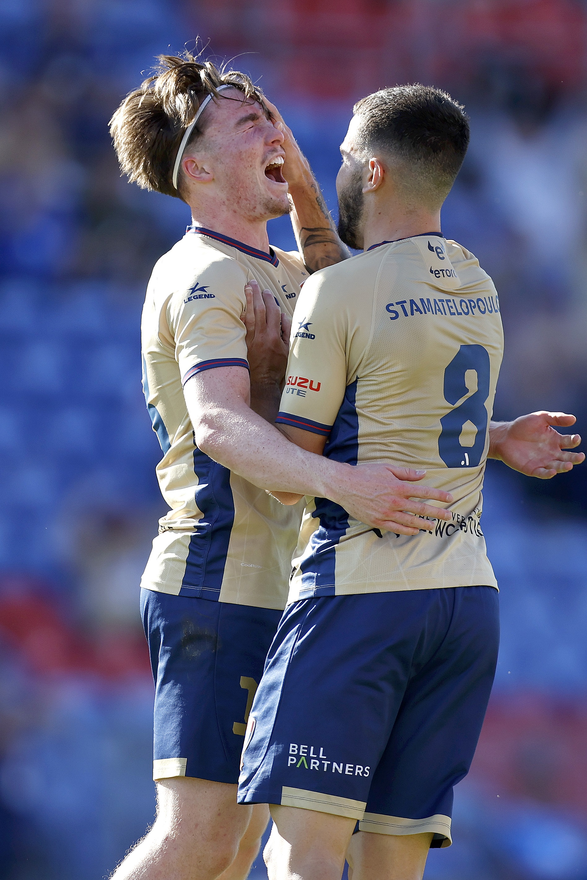 ALM: Jets sink Sydney FC to rise from the cellar | Newcastle Weekly