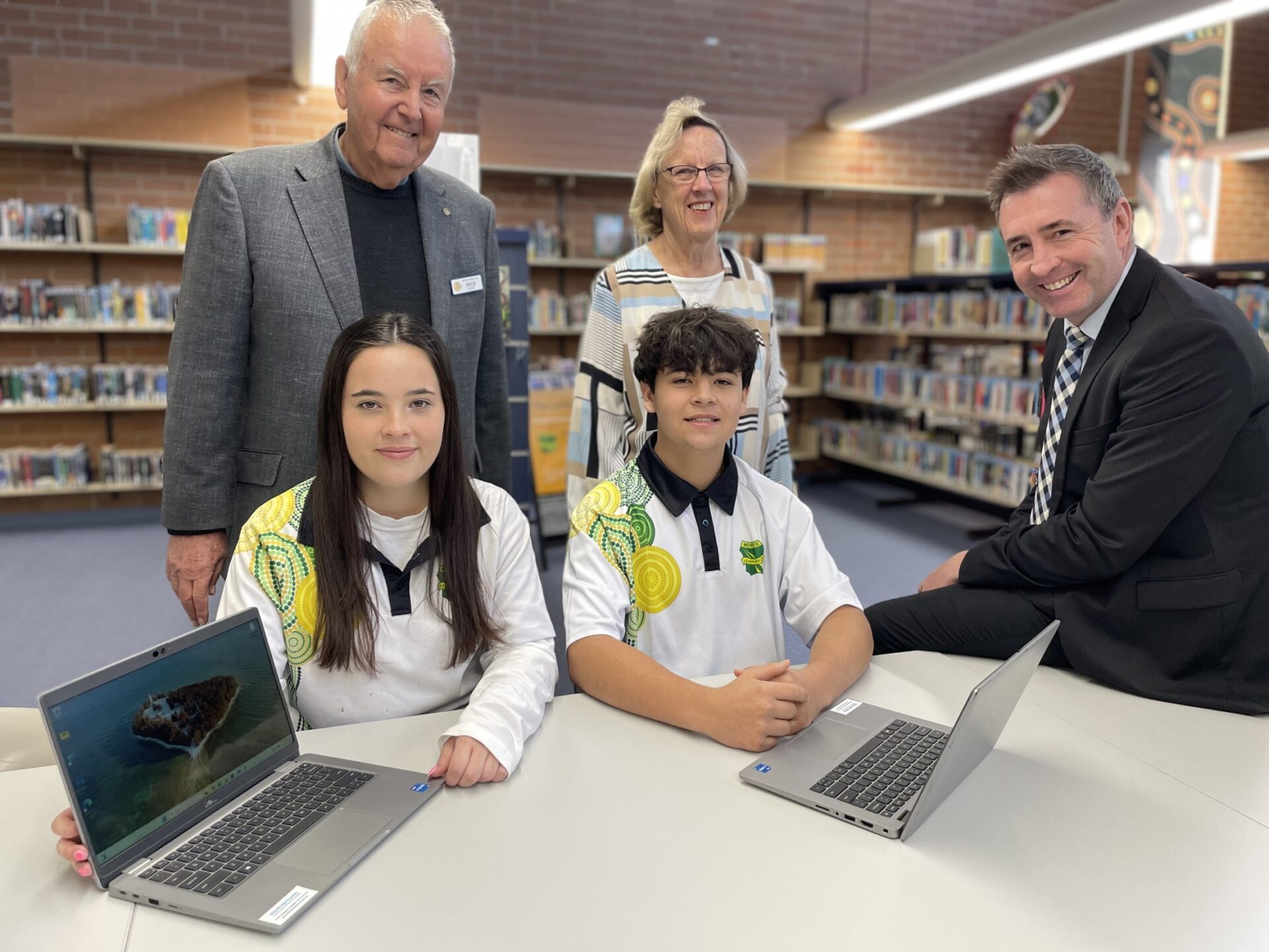 Laptop initiative empowers Morisset High students | Newcastle Weekly
