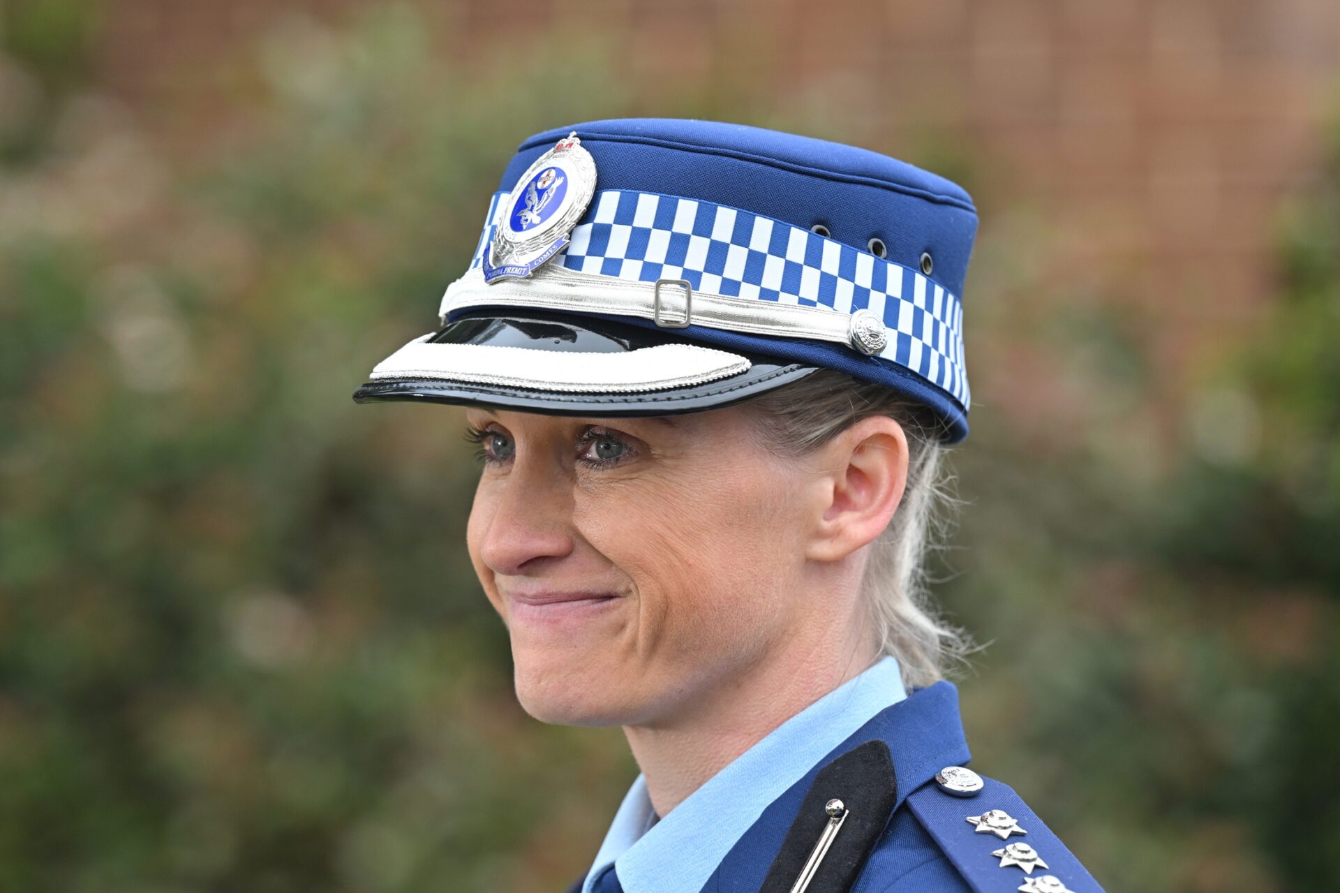 Heroic cop who shot Bondi stabber diagnosed with cancer | Newcastle Weekly