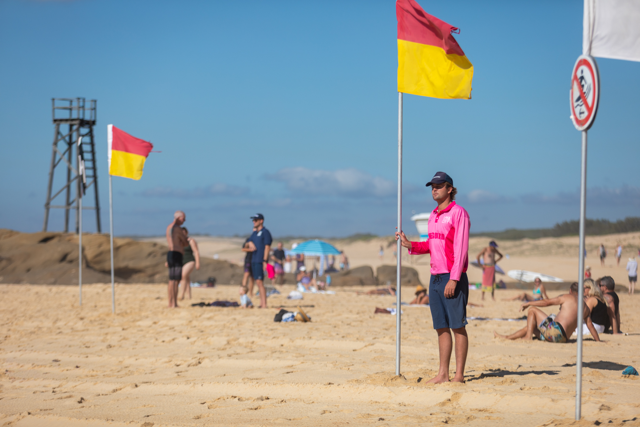 Lake Mac lifeguards tickled pink to support Jane McGrath Day ...